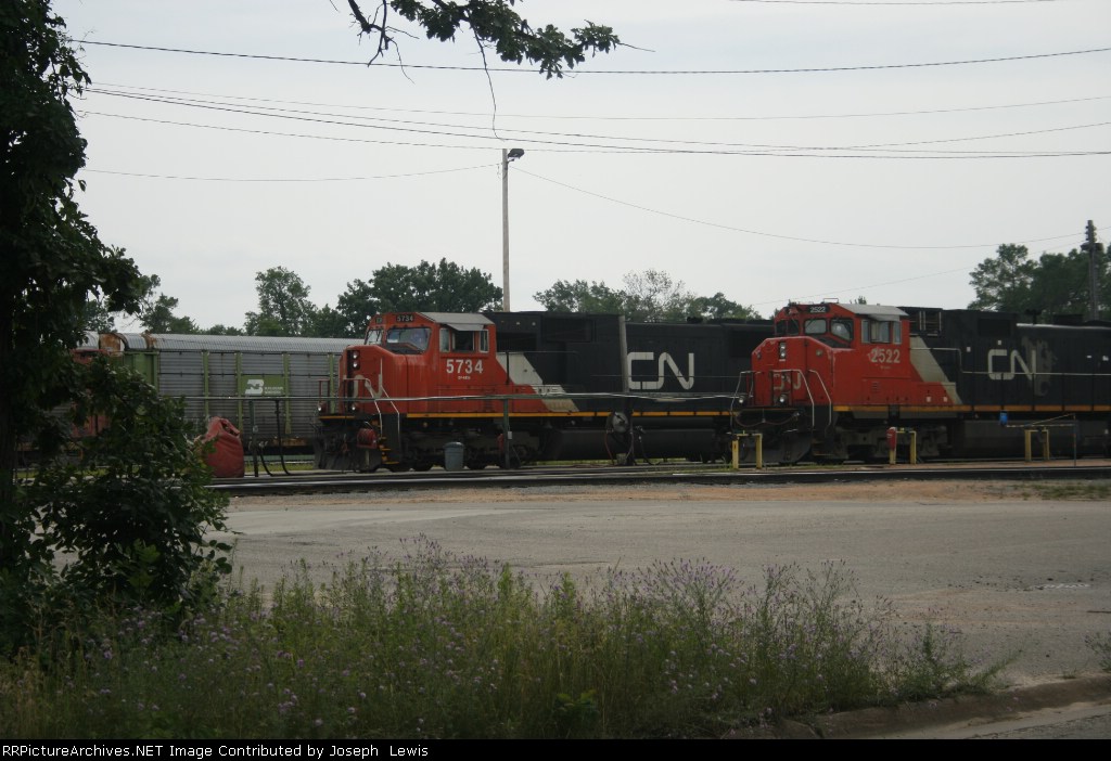 CN 5734 sits at Fuel Rack in Point
